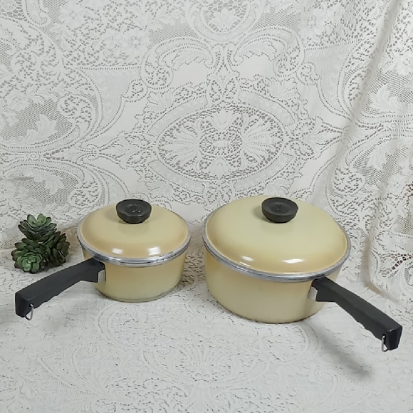 Club | Kitchen | Vintage Club Aluminum Harvest Yellow Gold ...